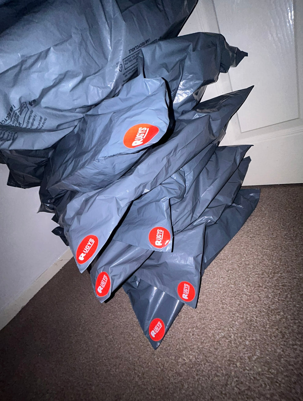 Hand-made Fluffy Tufted Custom Area Rugs | Rugys